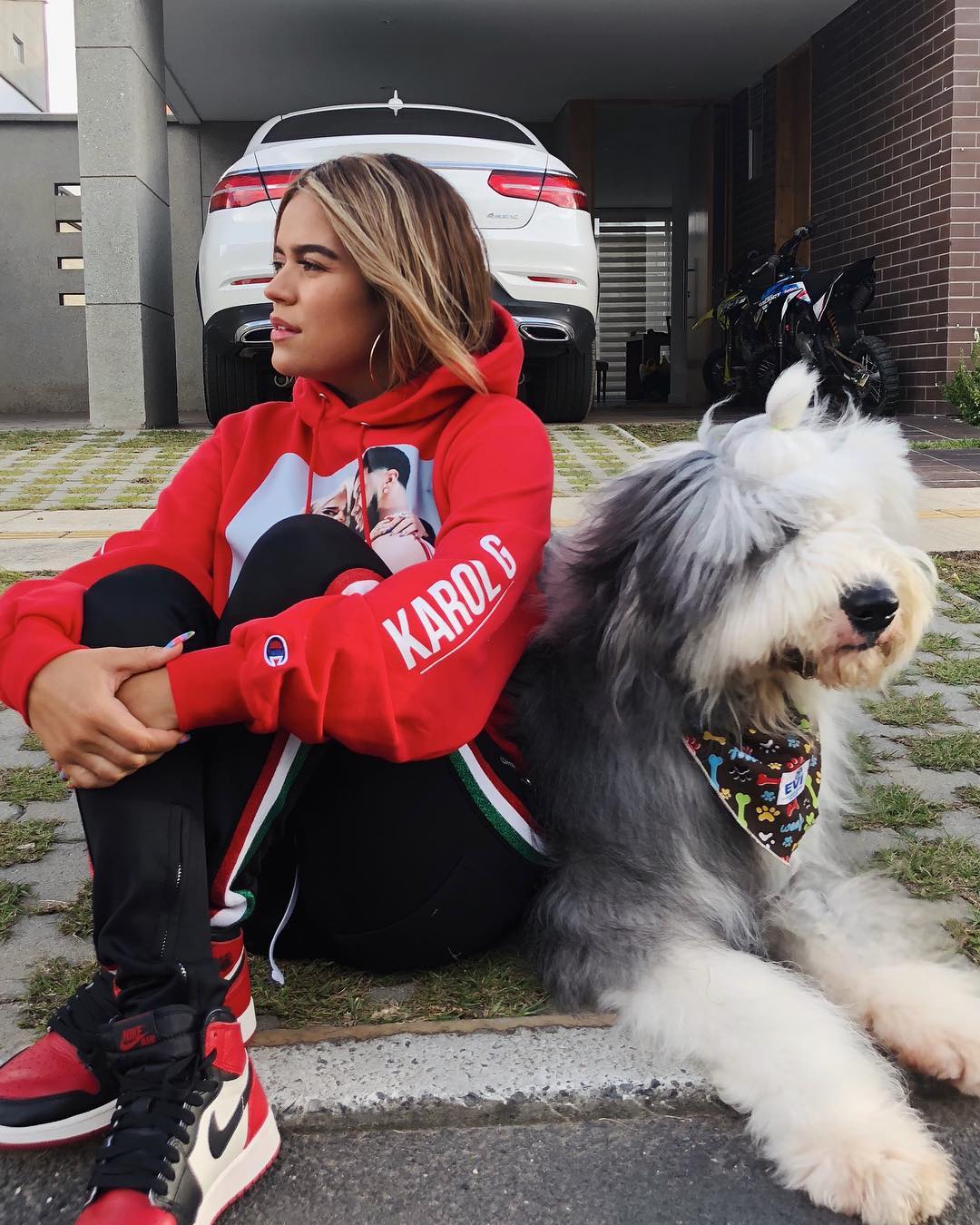 Karol G y el profundo amor por sus Perrhijos Otto y Goku - Perrhijos